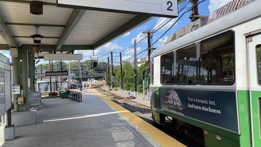 Riverside (Green Line) – Chelsea's Corner
